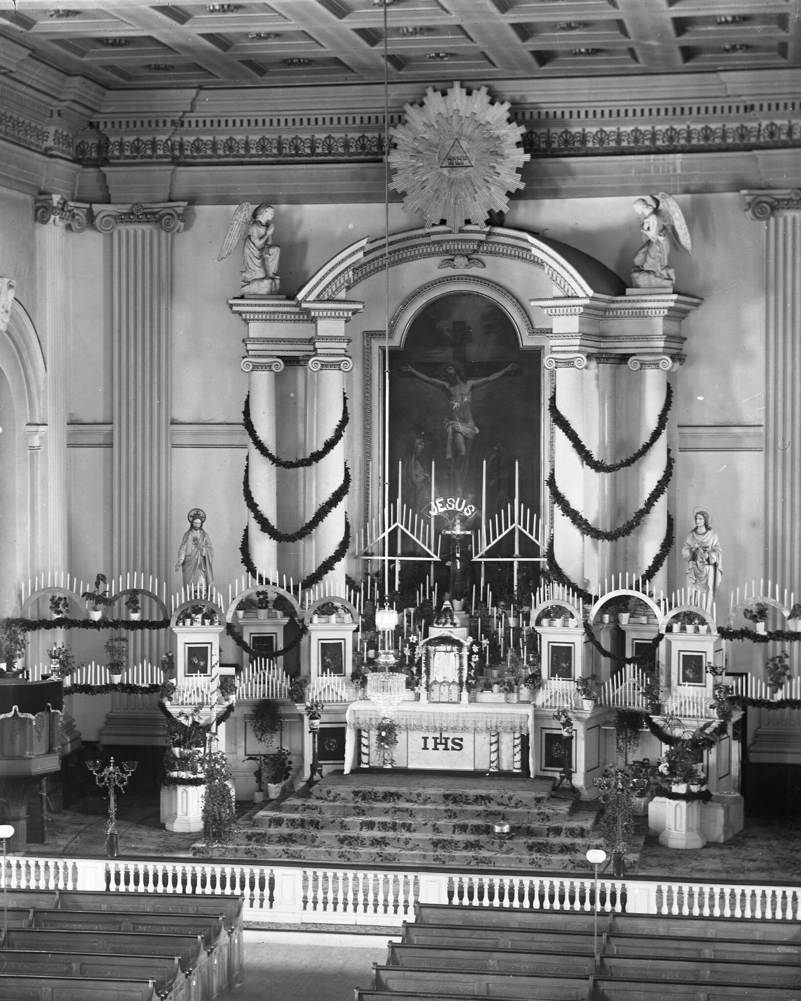 Celebrating the Holidays in Downtown Frederick - Heritage Frederick ...